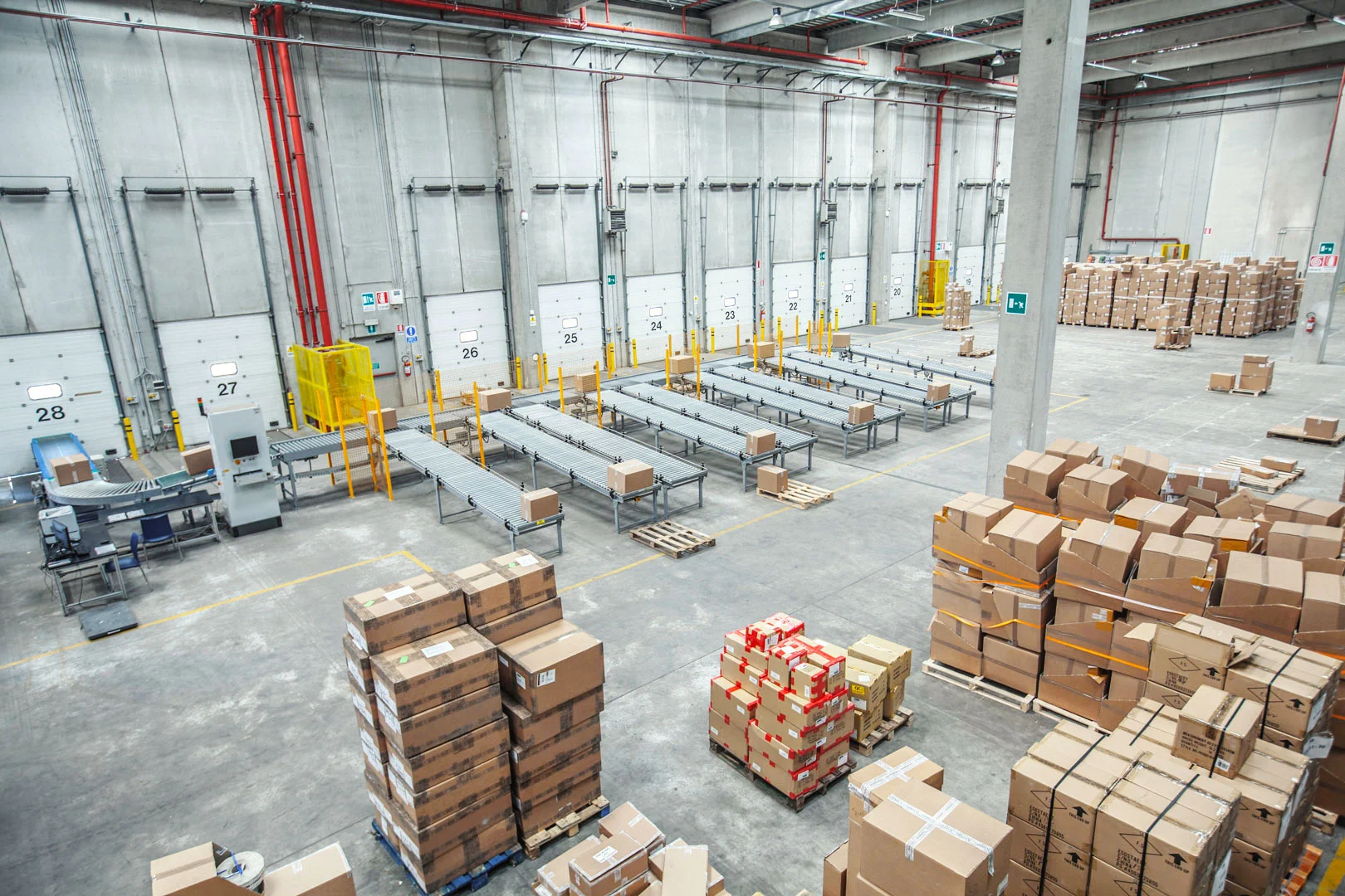 Outsourcing warehouses - Nippon Express